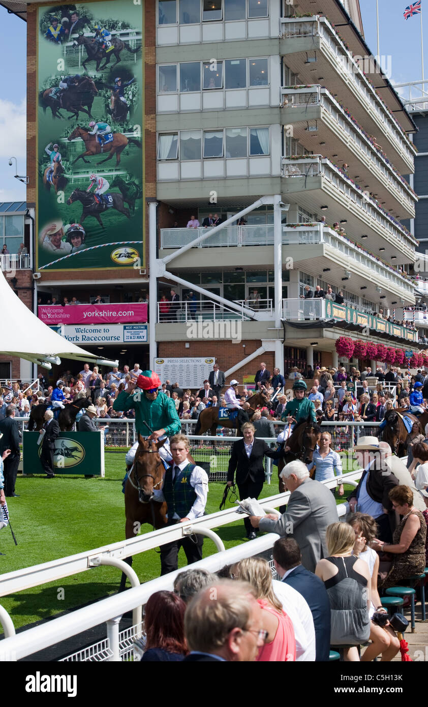 Racing york hi-res stock photography and images - Alamy