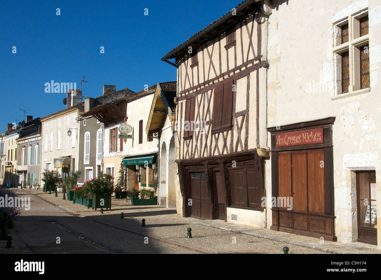 Shops and houses Gensac Entre Deux Mer Aquitaine France Stock Photo - Alamy