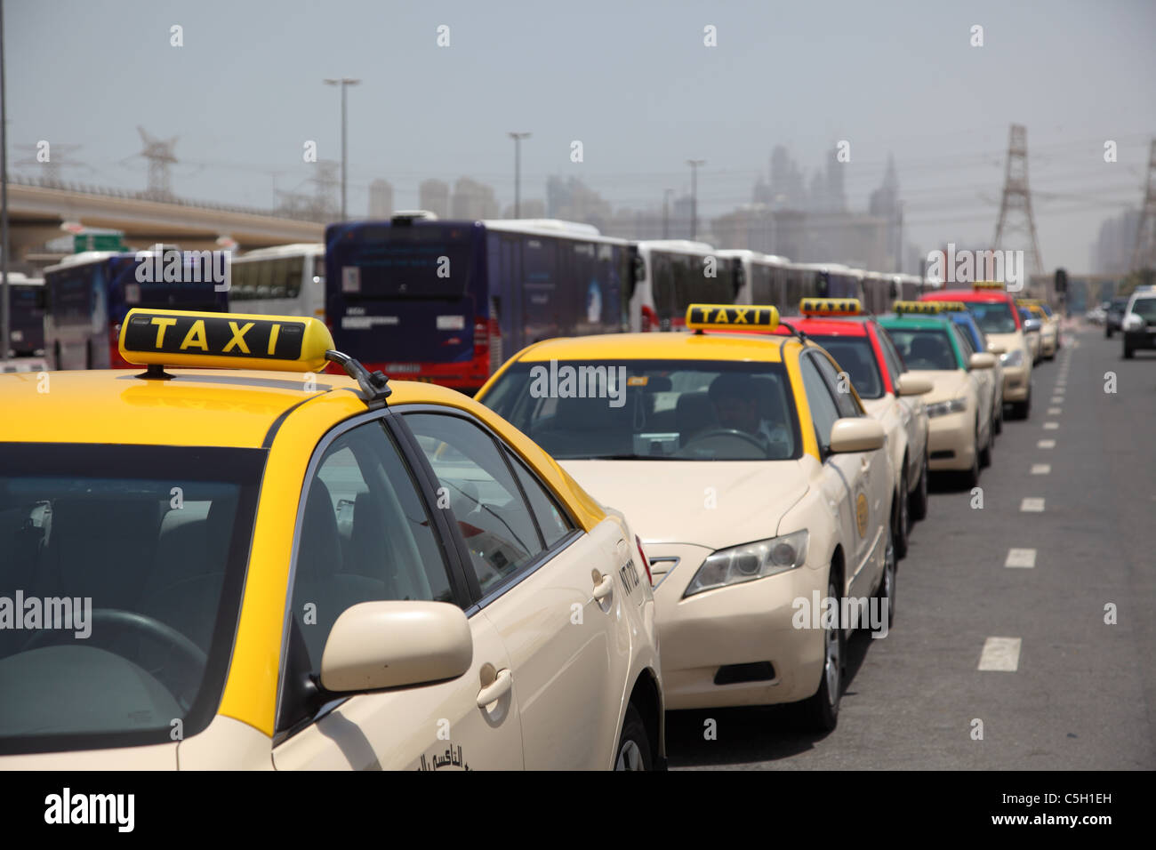 Dubai taxi hi-res stock photography and images - Alamy