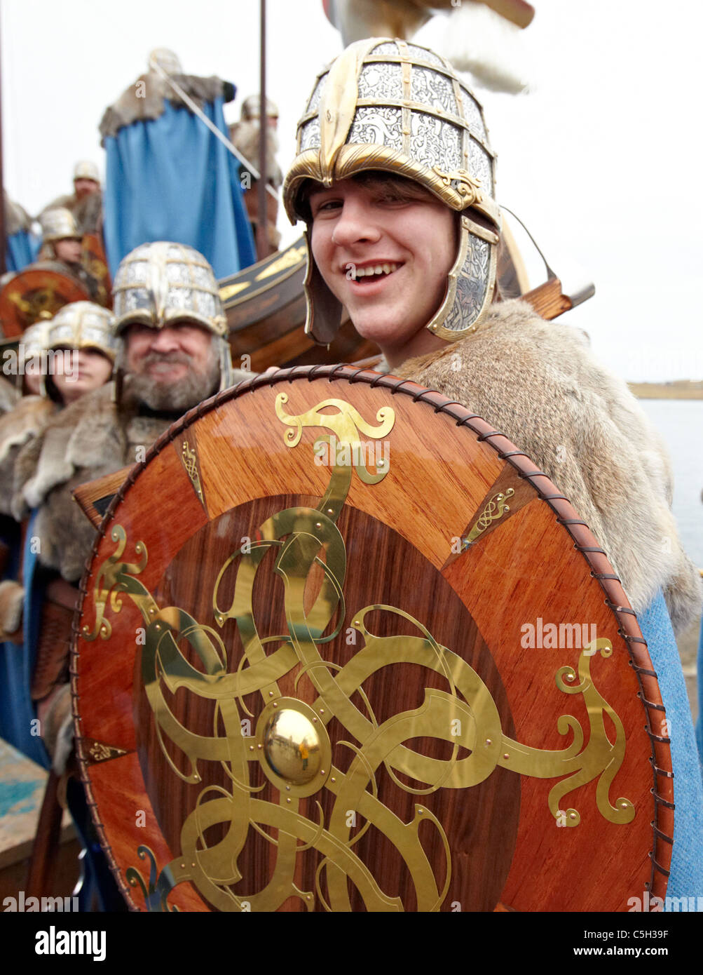 Crowd crowd of vikings hi-res stock photography and images - Alamy