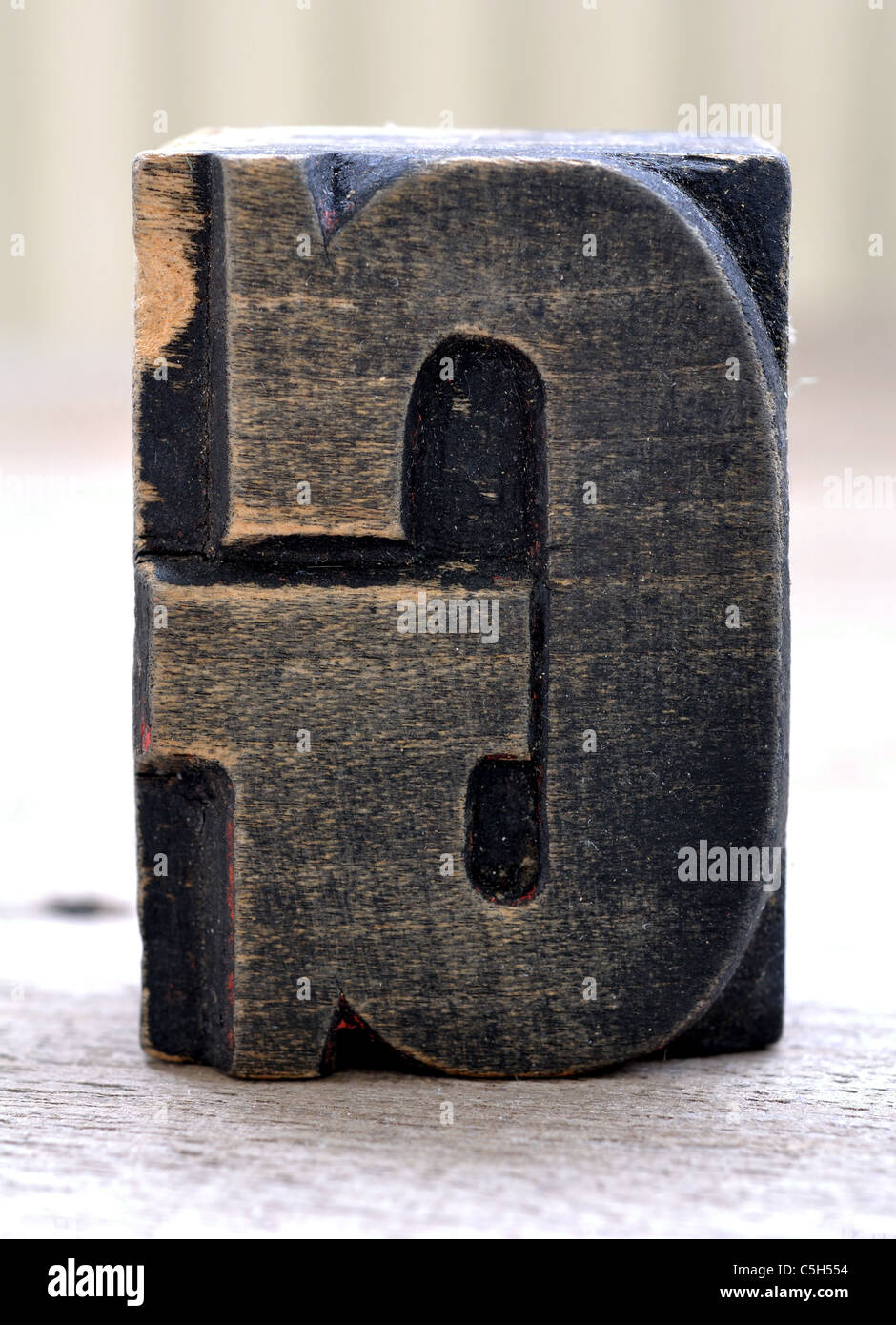 Letter G wooden printing block Stock Photo - Alamy