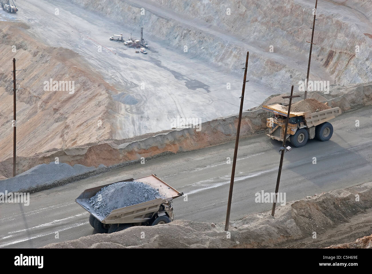 The Bingham Canyon Mine, or Kennecott Copper Mine, in Salt Lake City ...