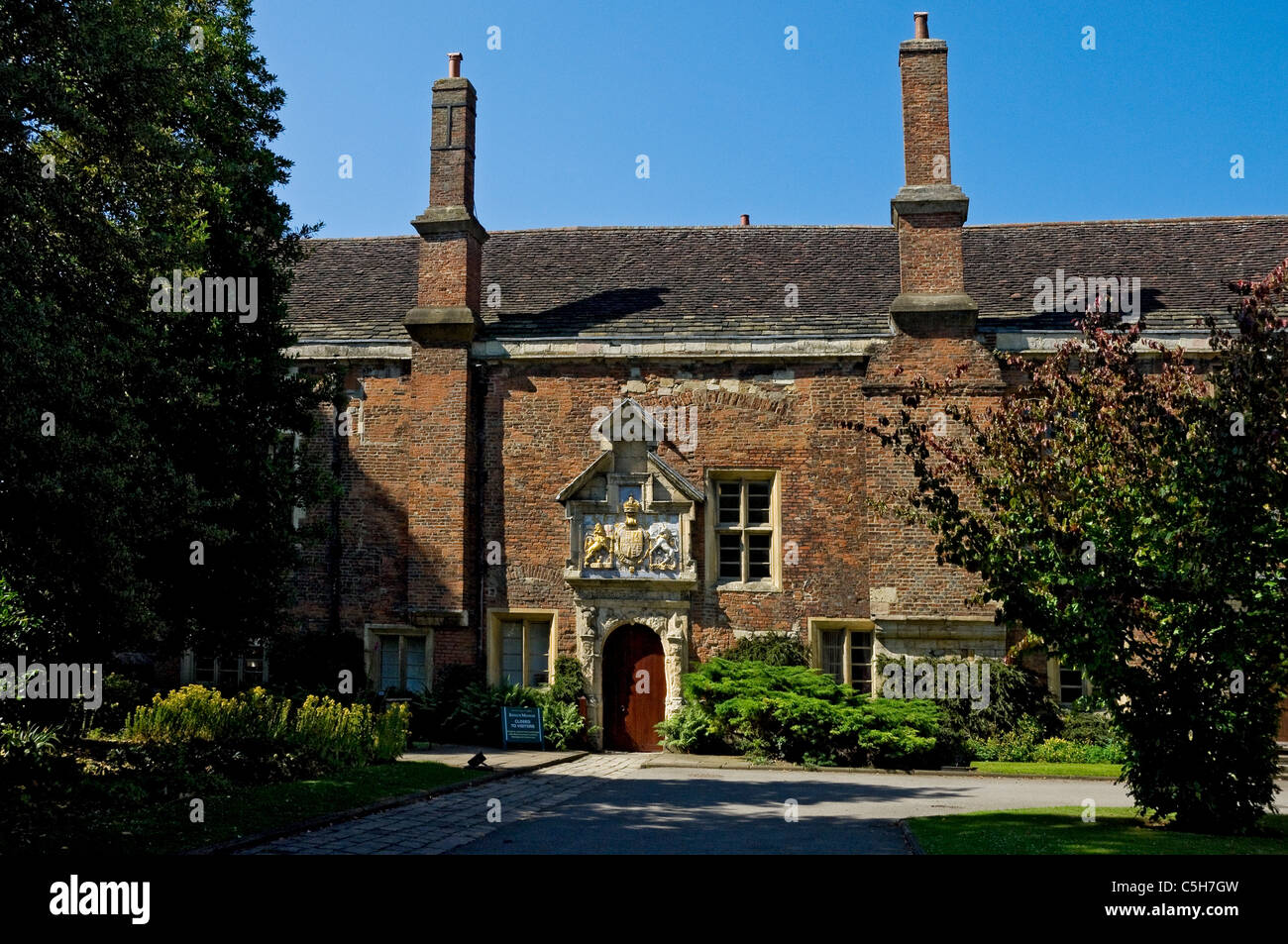 Kings Manor High Resolution Stock Photography and Images - Alamy