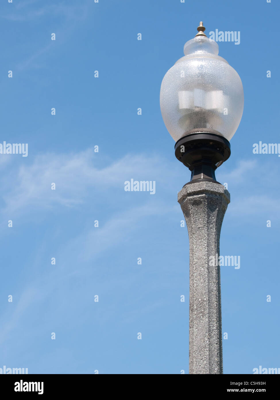 Street light pole hi-res stock photography and images - Alamy