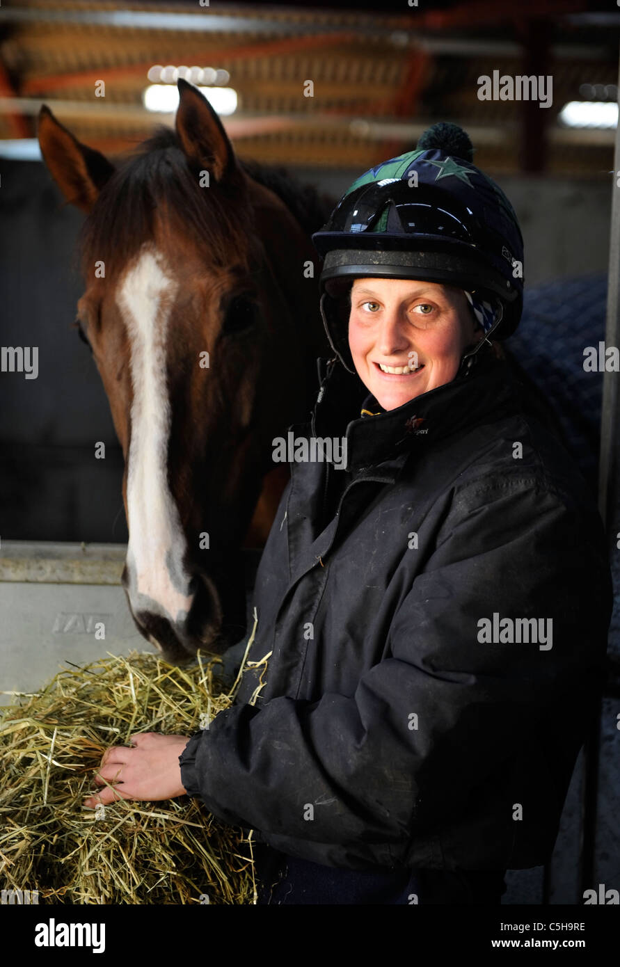 British female jockeys hi-res stock photography and images - Alamy
