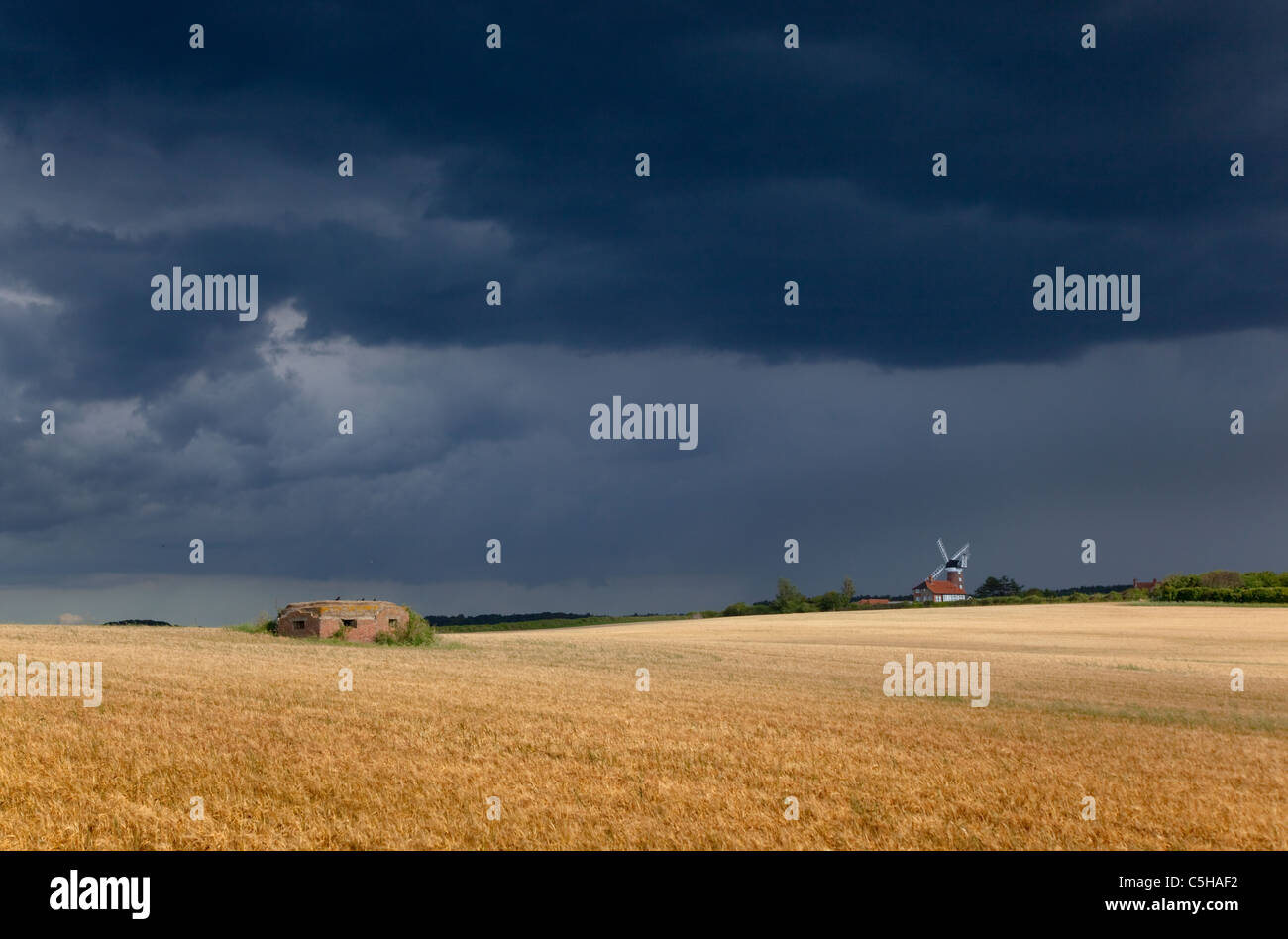 Windmill at weybourne hi-res stock photography and images - Alamy
