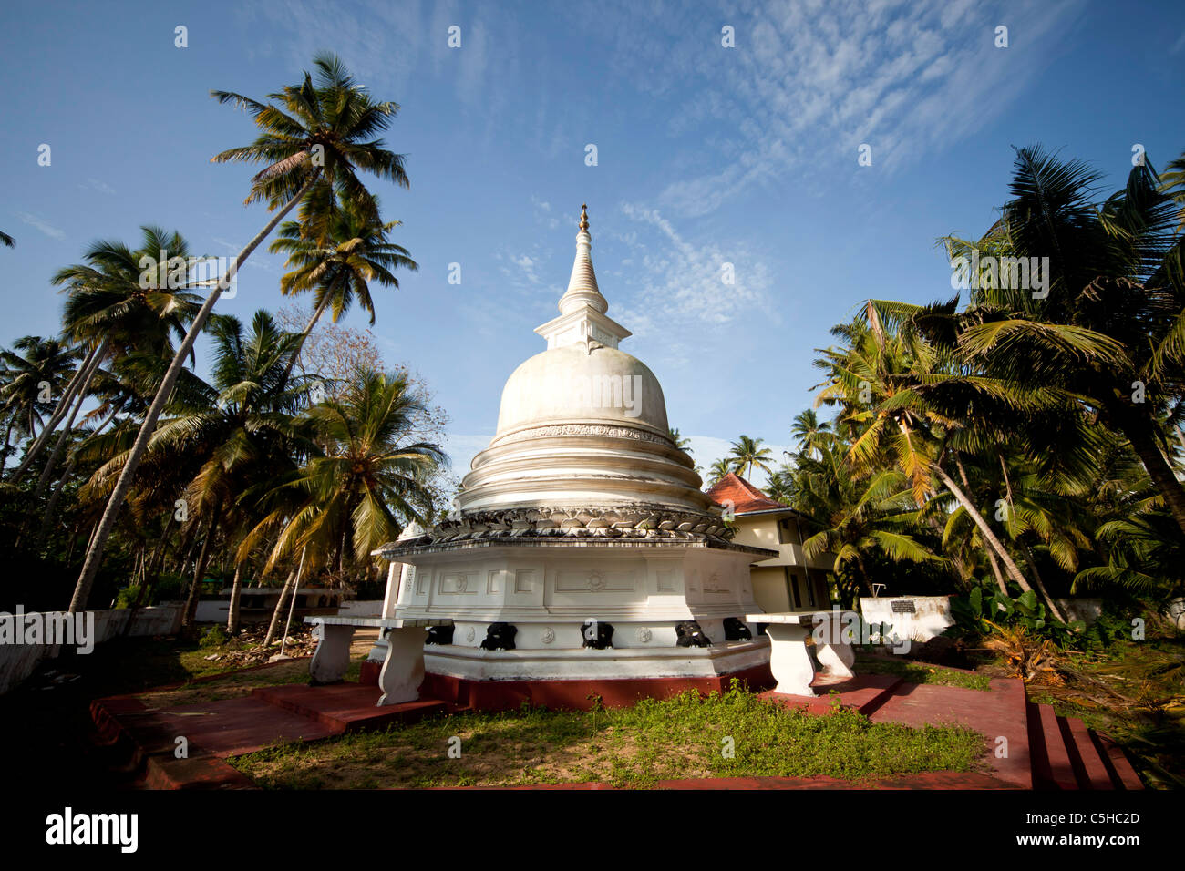Buddhist dagoba hi-res stock photography and images - Alamy