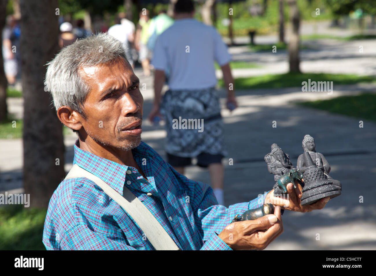 Java old man indonesian indonesia hi-res stock photography and images ...