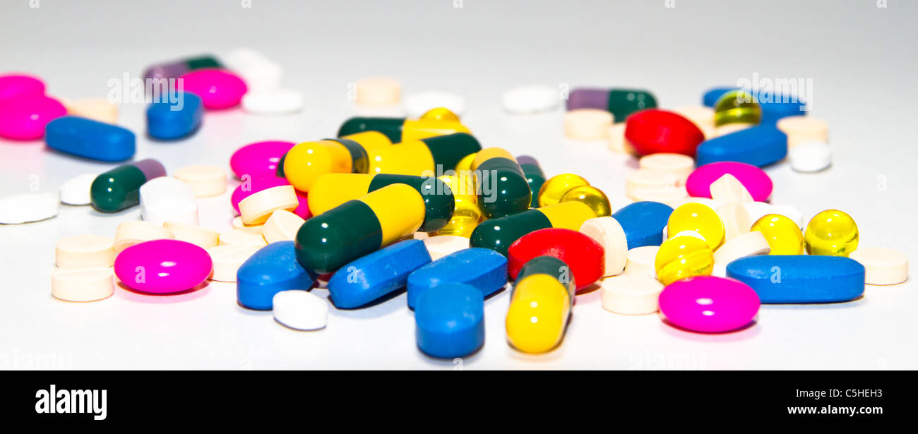 Red pill, blue pill hi-res stock photography and images - Alamy