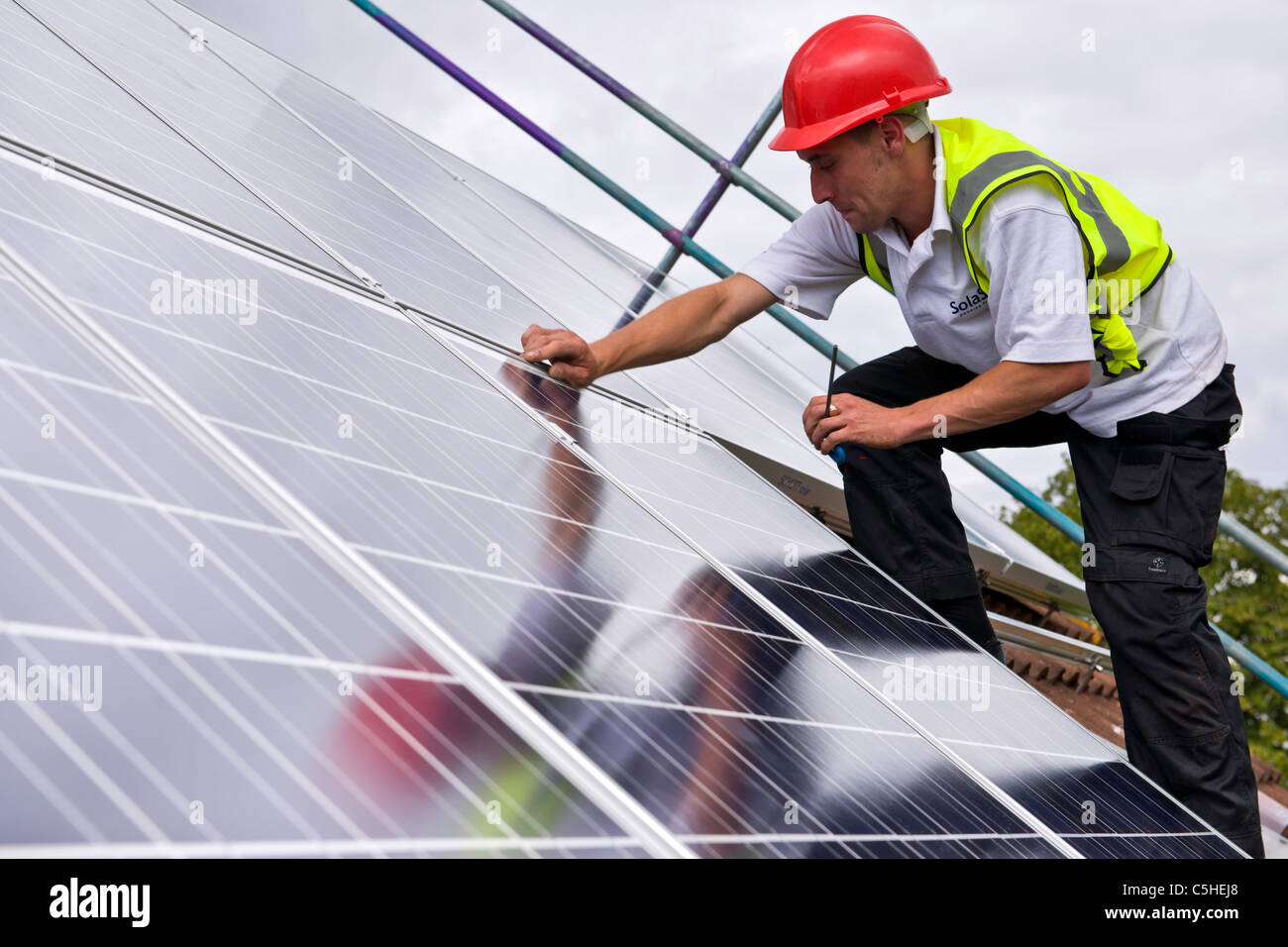 Solar panels uk hi-res stock photography and images - Alamy