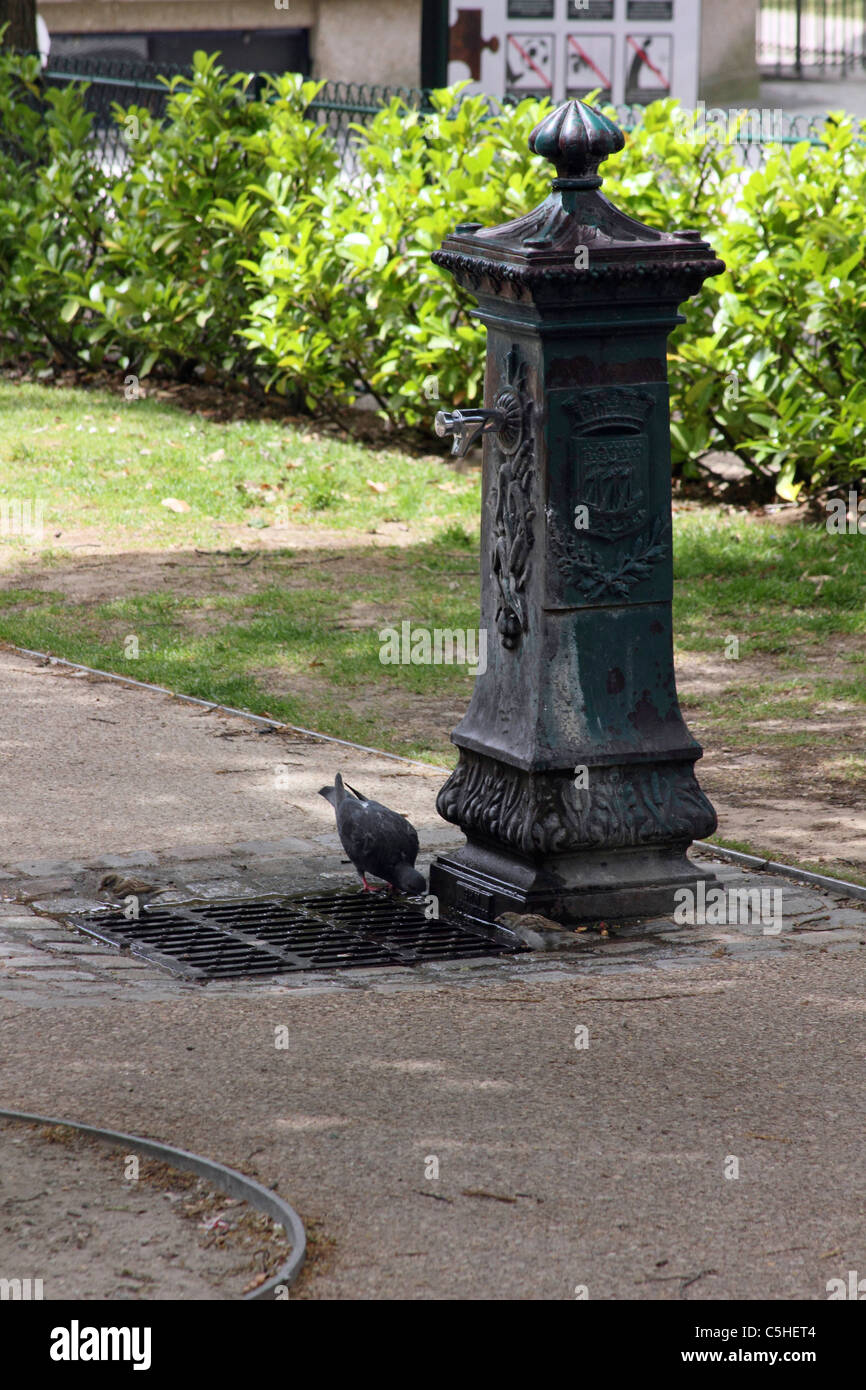Antique drinking fountain hi-res stock photography and images - Alamy
