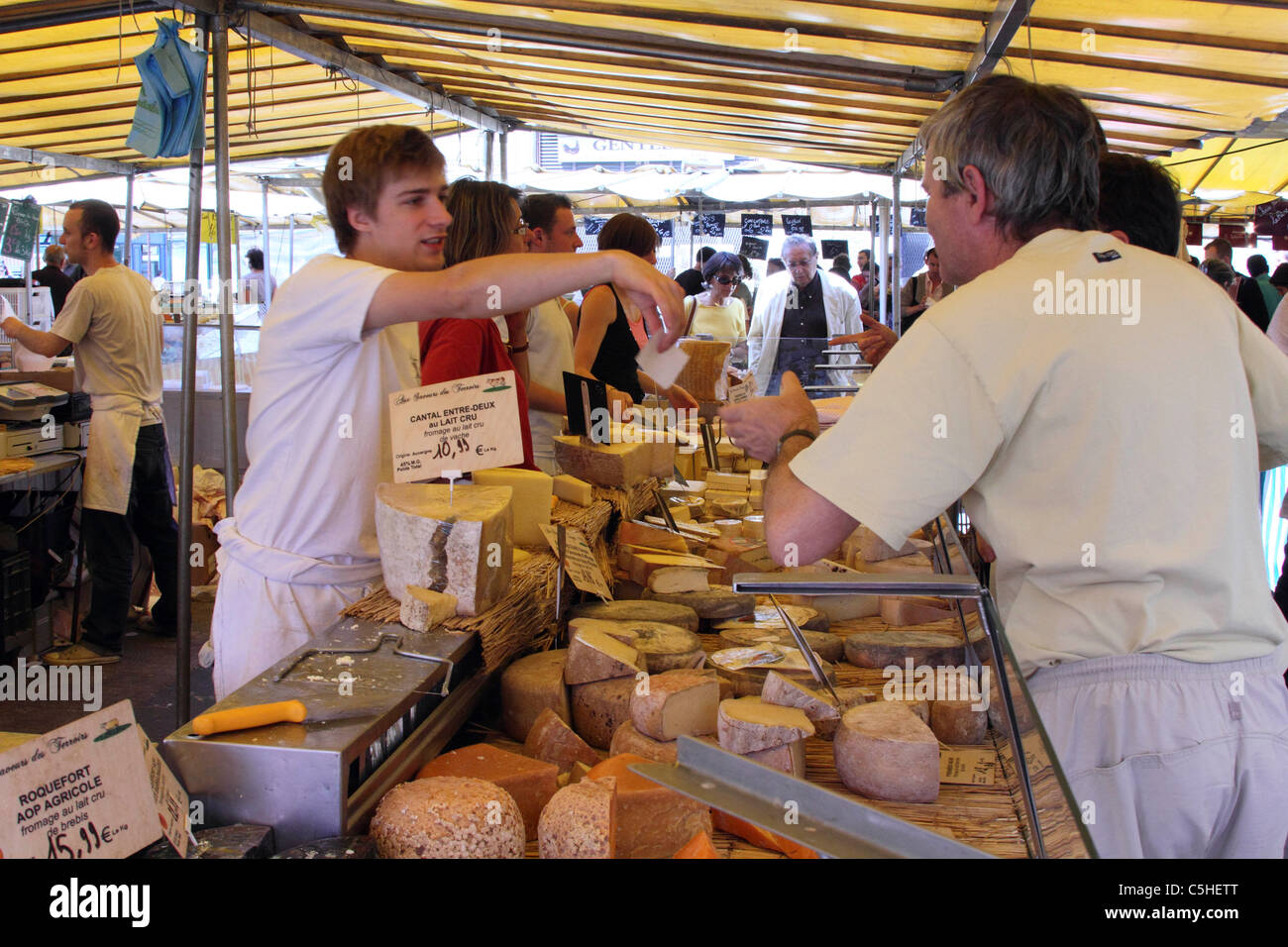 Shopping cheese hi-res stock photography and images - Alamy