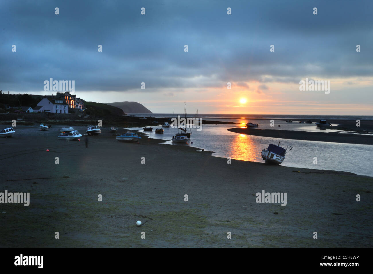 Newport parrog coastal hi-res stock photography and images - Alamy