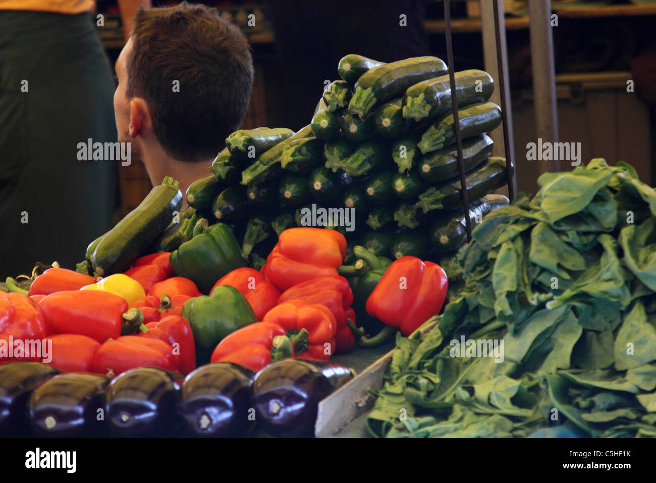 French market stall selling vegetables Stock Photo - Alamy