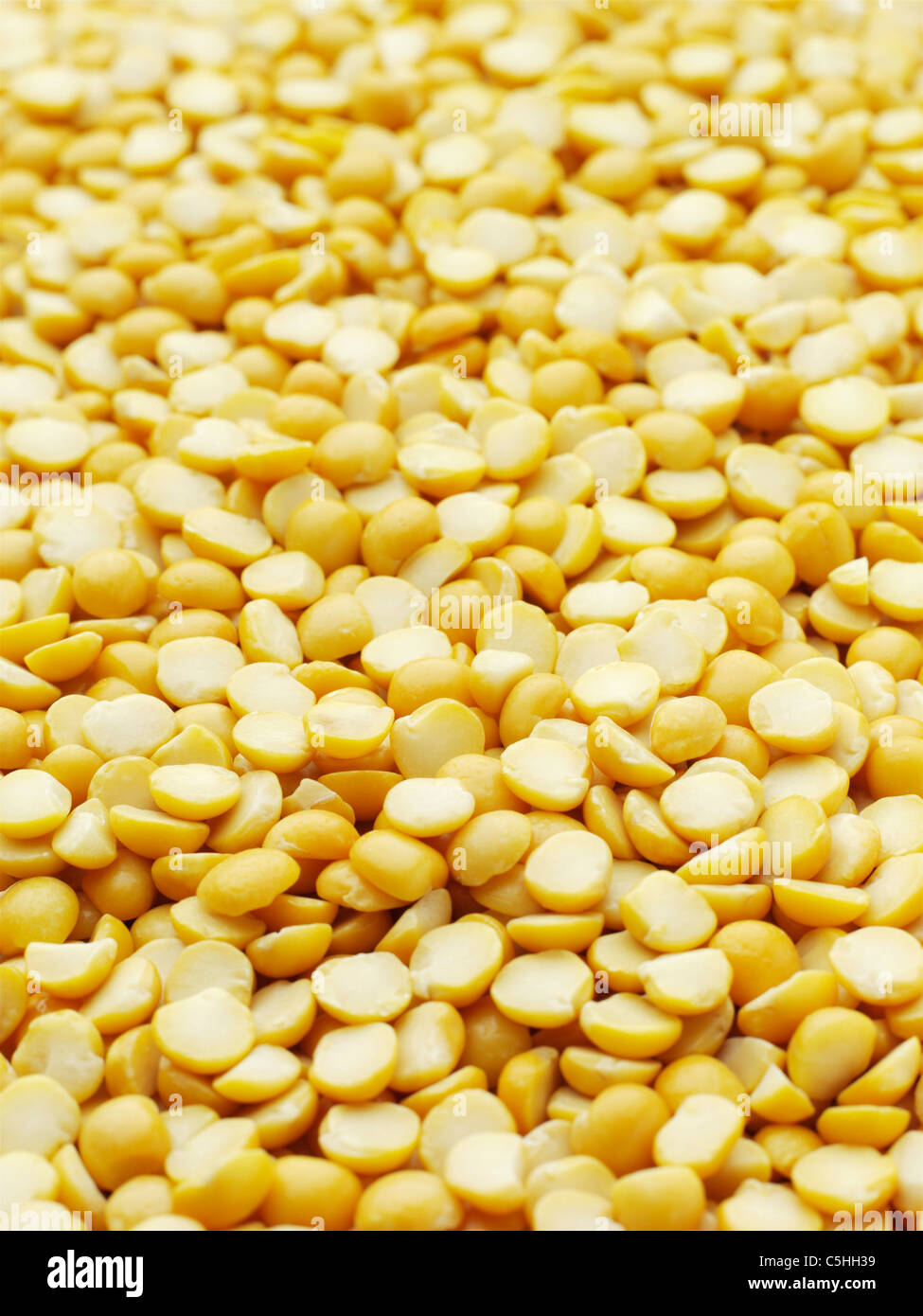 Yellow split peas Stock Photo - Alamy