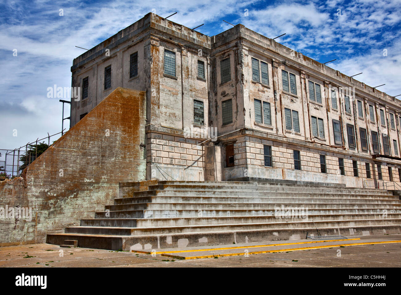 Alcatraz cellhouse and recreation yard Alcatraz island Stock Photo - Alamy