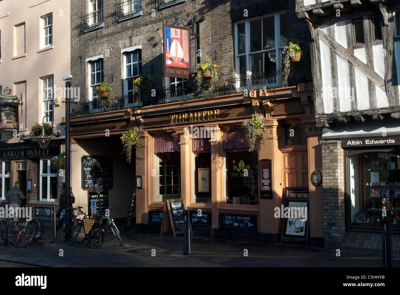 Mitre Pub in Cambridge Stock Photo - Alamy