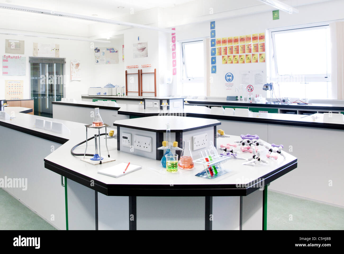 Science workbench hi-res stock photography and images - Alamy