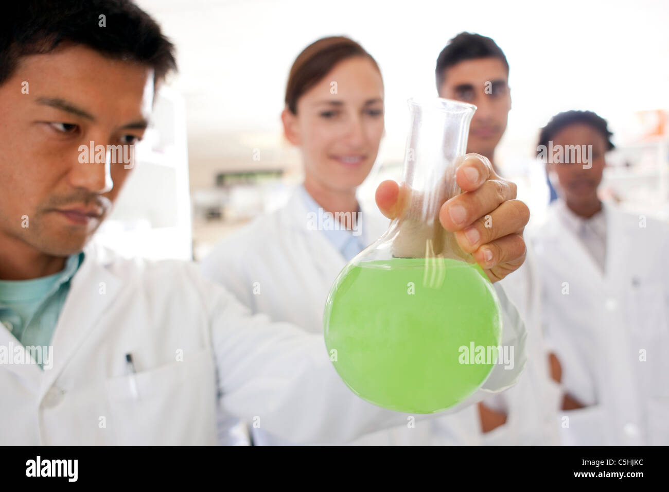 Chemists laboratories hi-res stock photography and images - Alamy