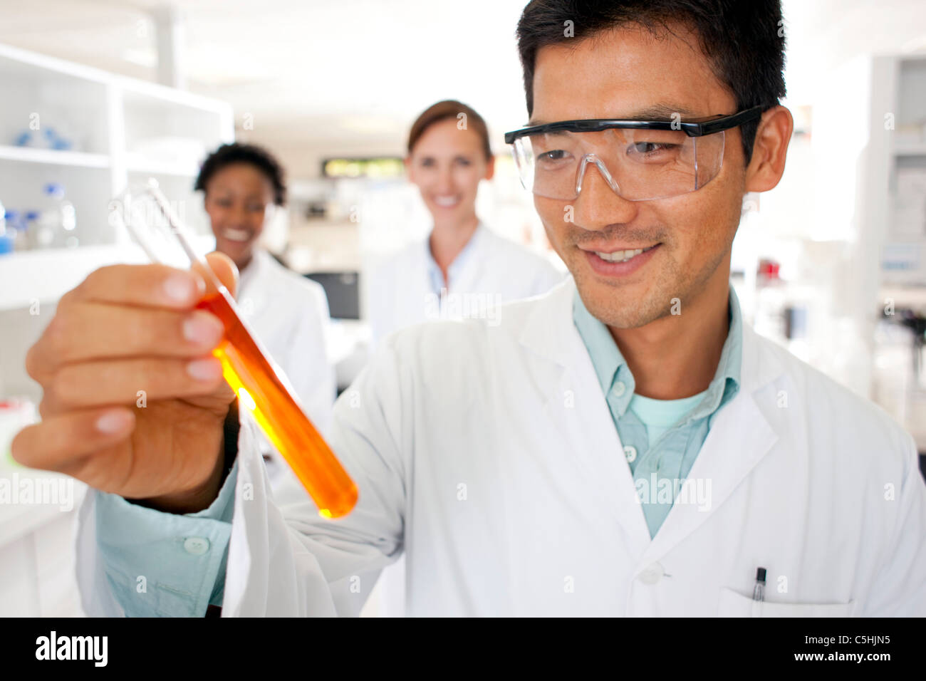 Scientists technical hi-res stock photography and images - Alamy