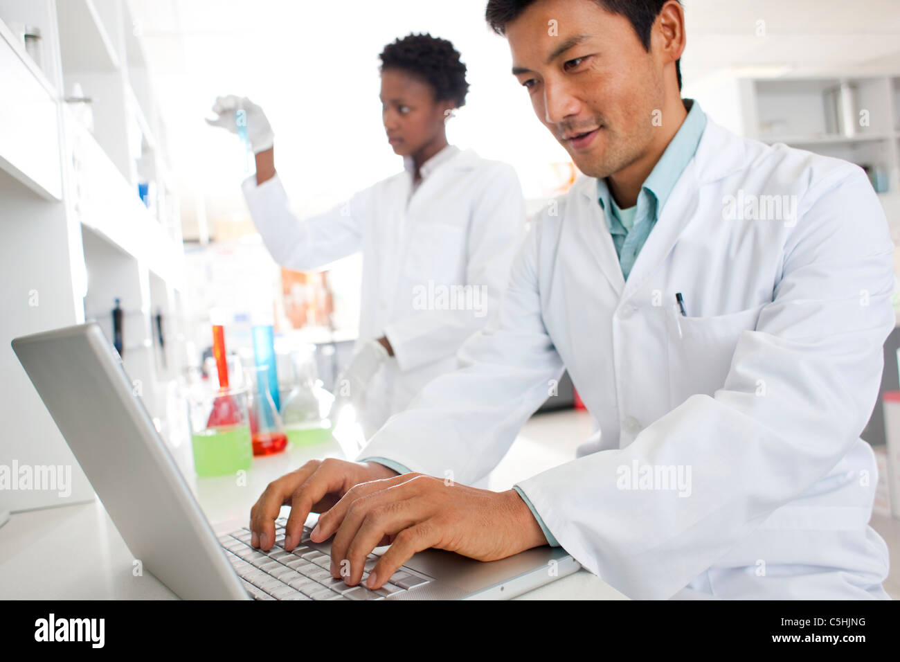 Chemists laboratories hi-res stock photography and images - Alamy