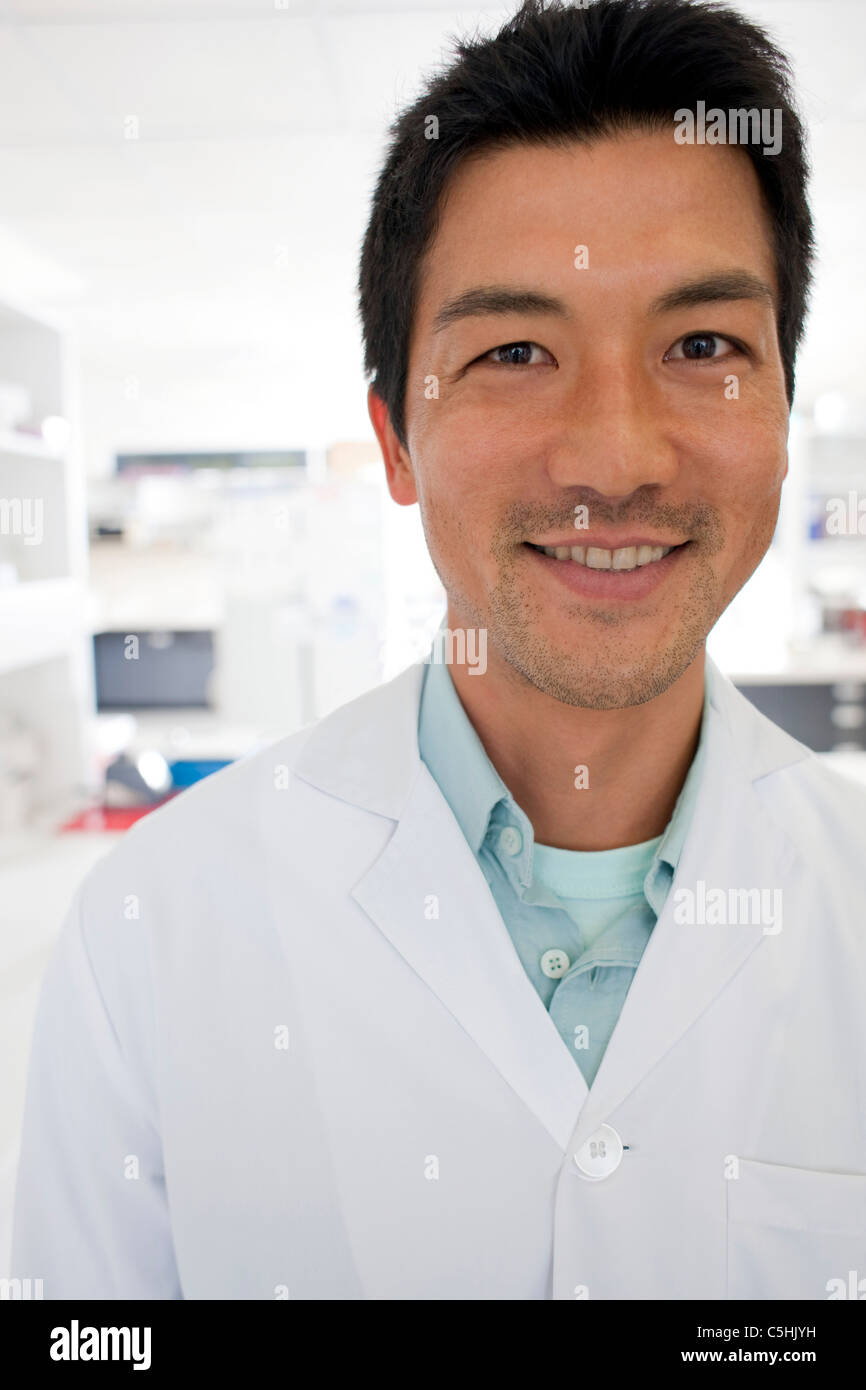 Laboratory scenes hi-res stock photography and images - Alamy