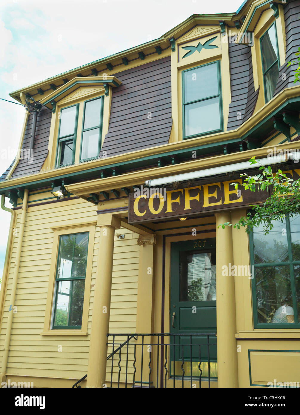 coffee shop exterior Stock Photo - Alamy