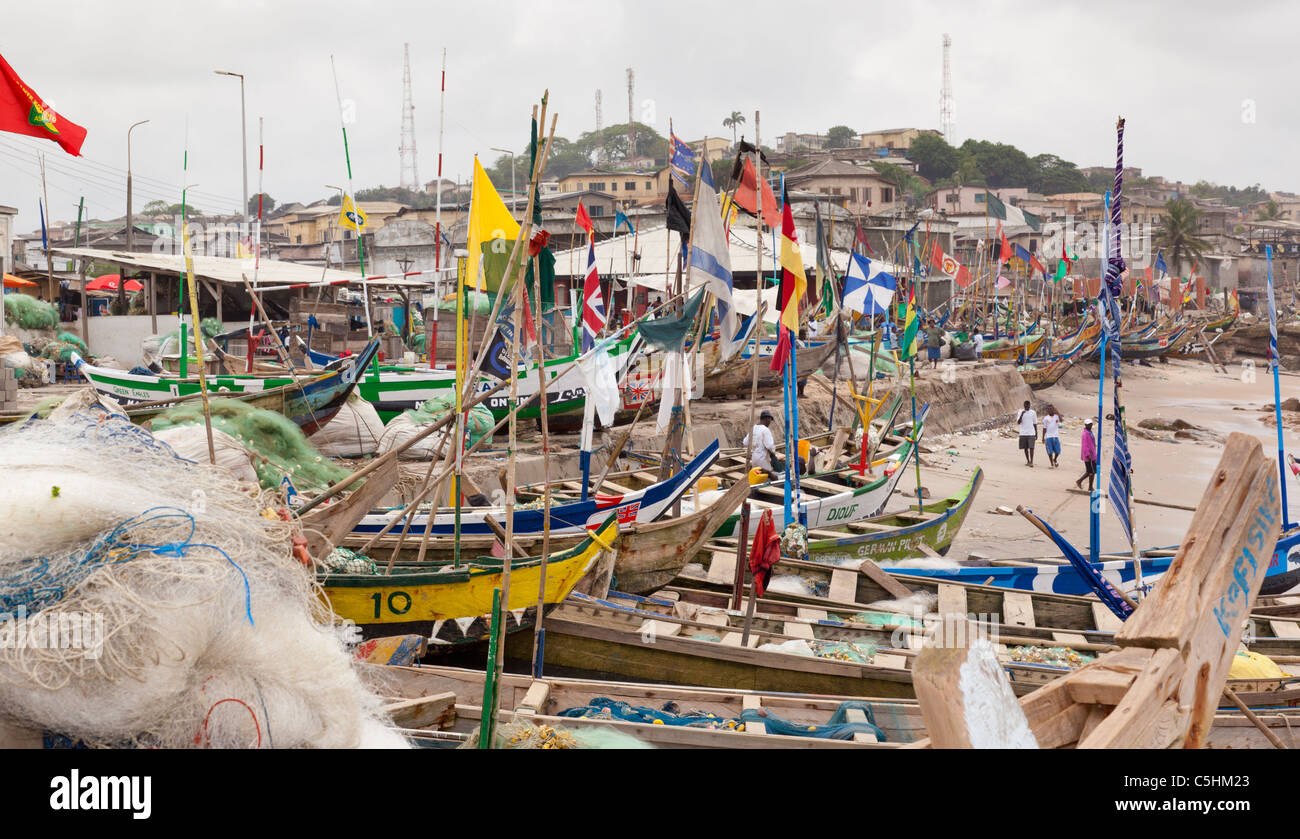 Pirogue mast boat hi-res stock photography and images - Alamy