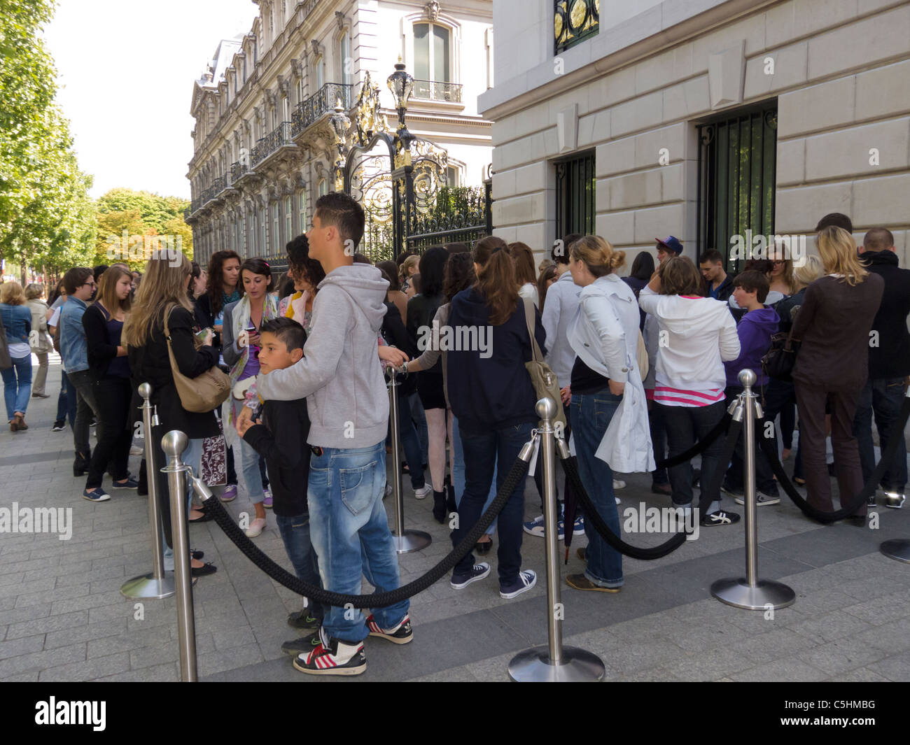Paris, France, Crowd, French Teenagers Shopping, Lining Up" Queuing ...