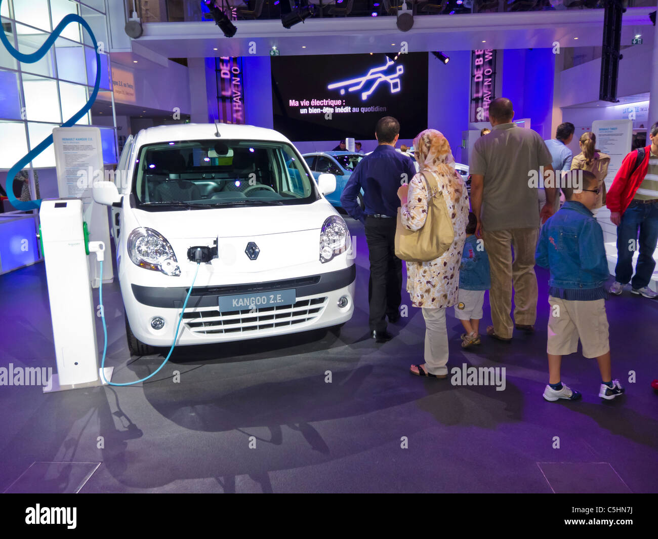 Renault car showroom champs elysees hi-res stock photography and images ...