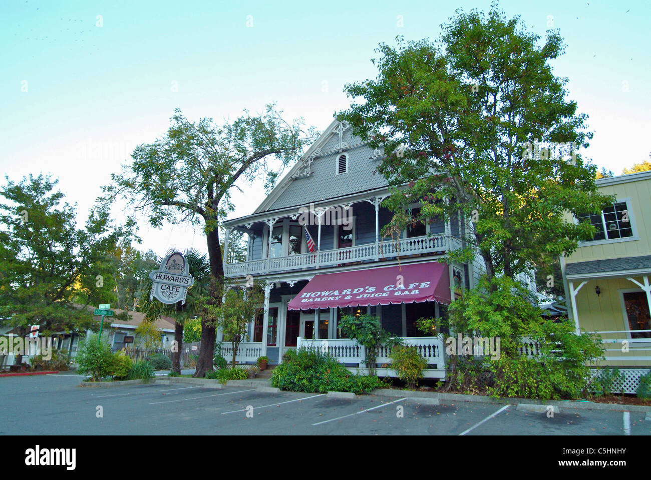 Angled front view hi-res stock photography and images - Alamy