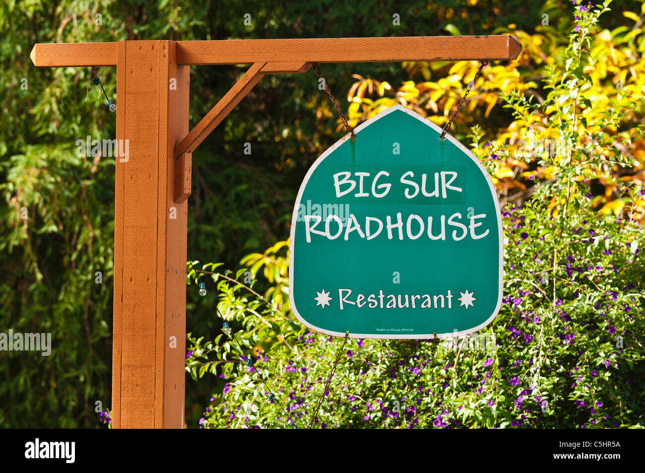 Highway restaurant signs hi-res stock photography and images - Alamy