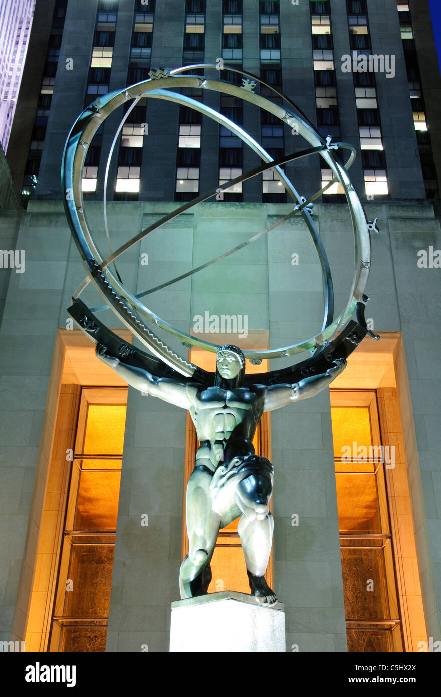 Atlas statue rockefeller plaza center new york city hi-res stock ...