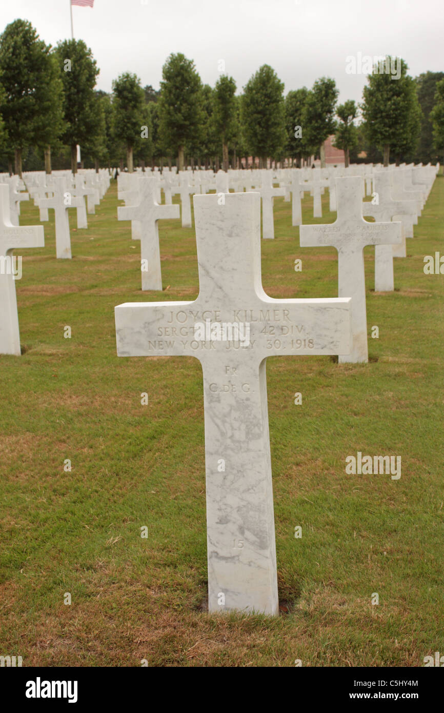 Grave of Sargeant Joyce Kilmer famous American writer and poet Oise ...