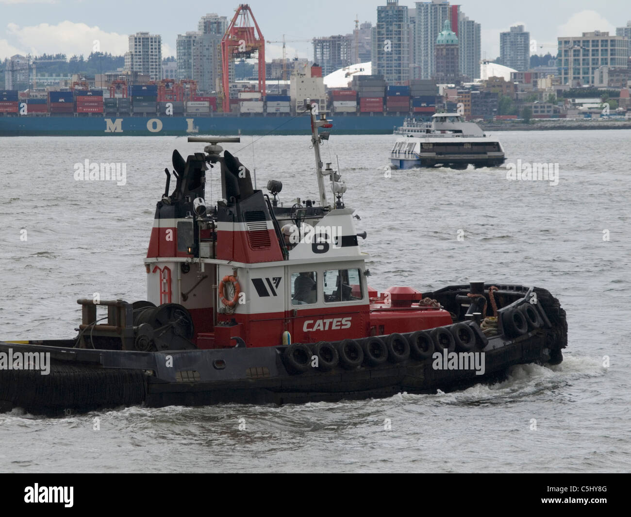 Tug boat in port of Downtown Vancouver, Canada Stock Photo - Alamy