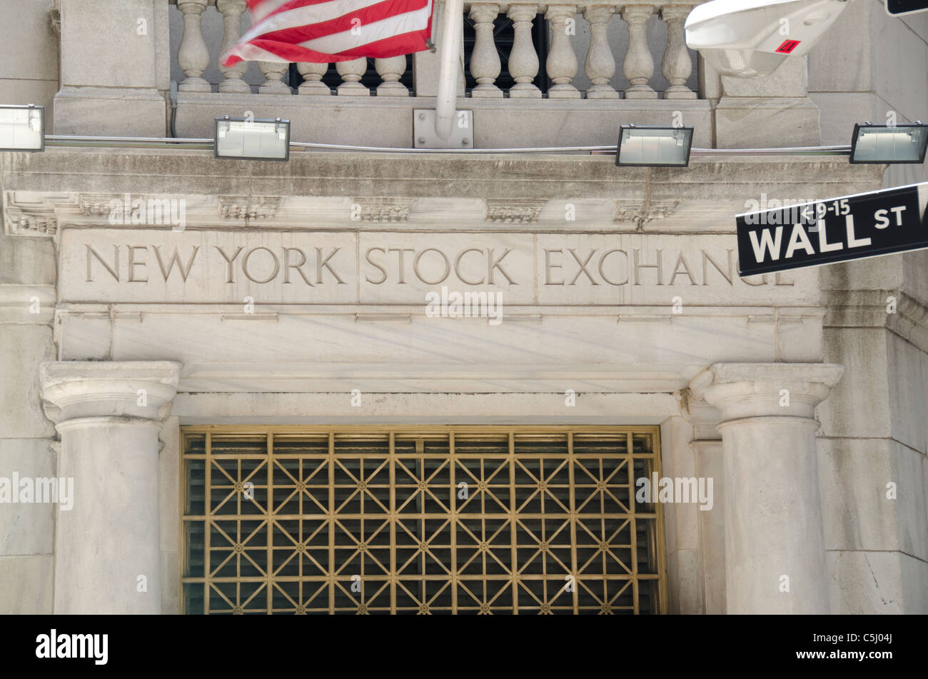 American stock exchange building hi-res stock photography and images ...