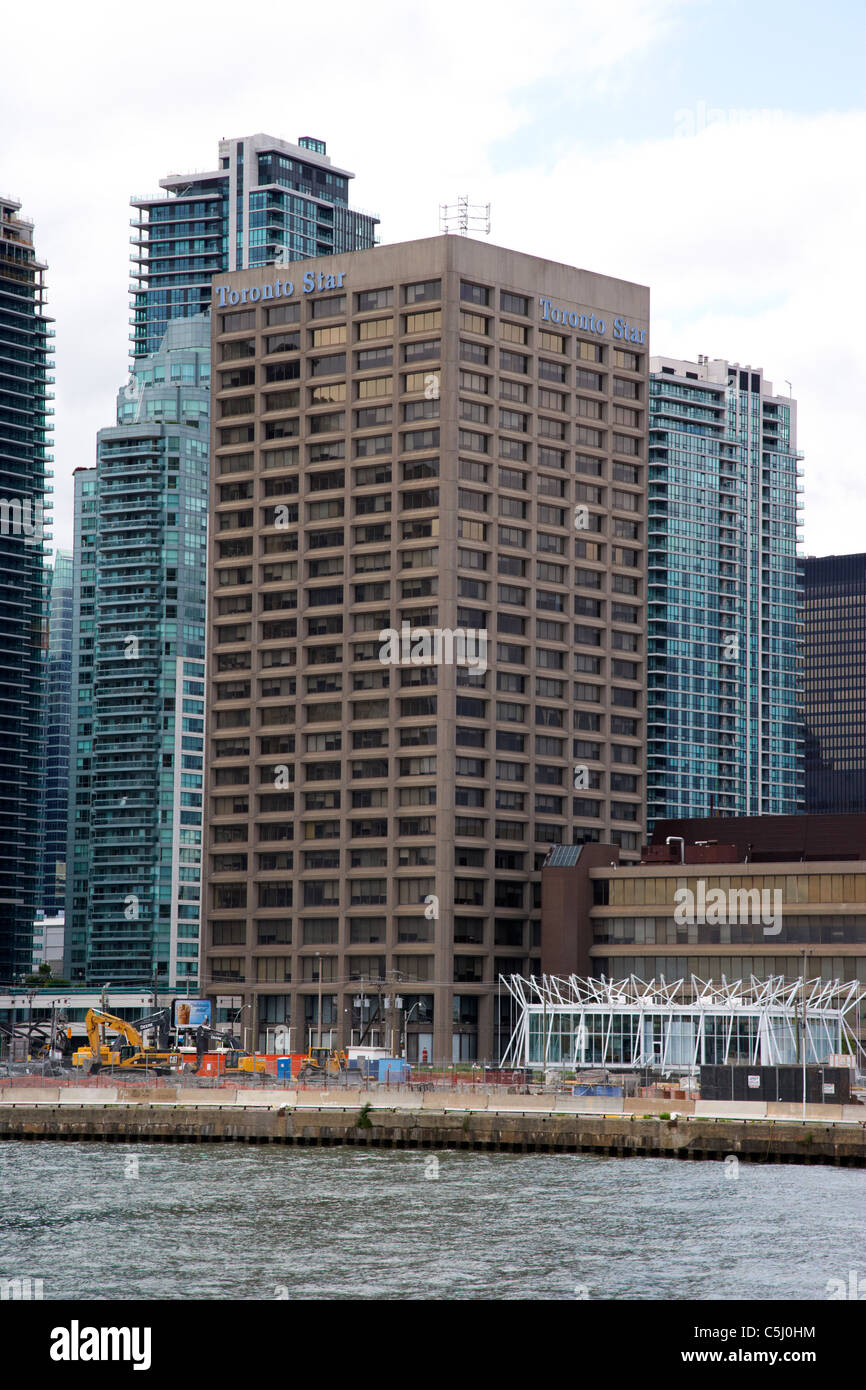 The toronto star newspaper building hi-res stock photography and images ...