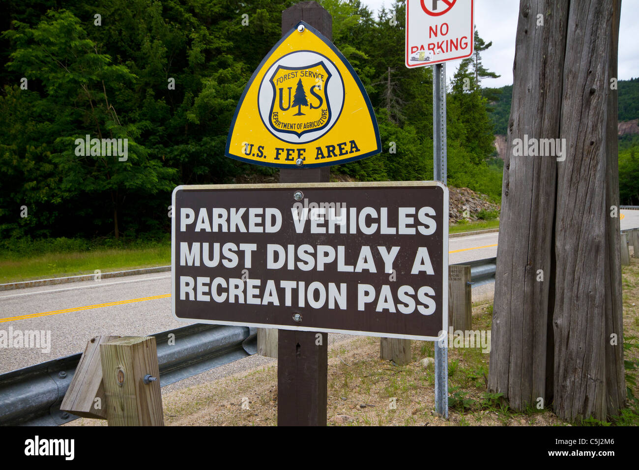 National forest service signs hi-res stock photography and images - Alamy