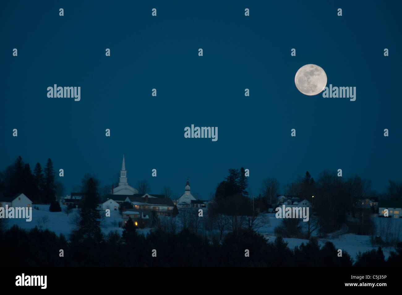 Church steeple night full moon hi-res stock photography and images - Alamy