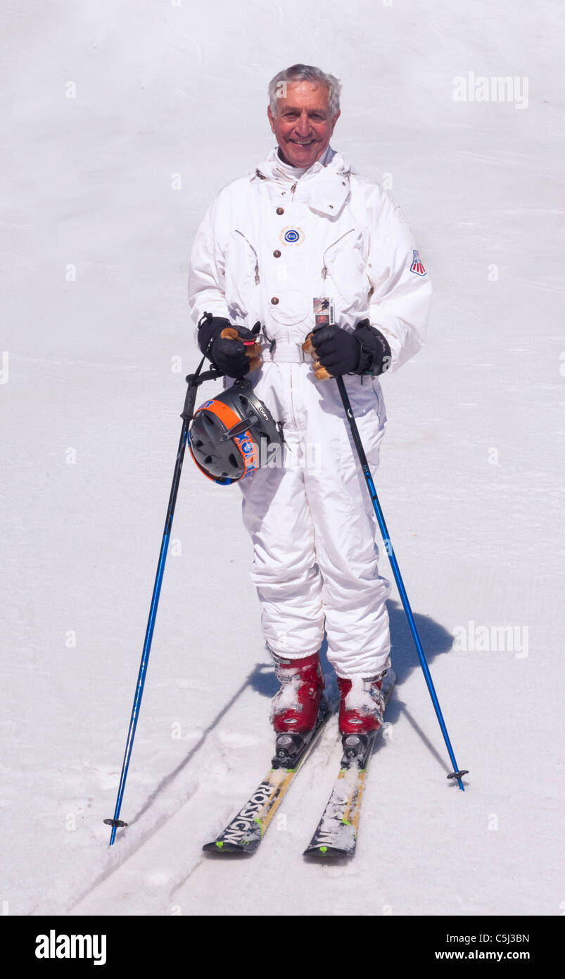 Old man skiing hi-res stock photography and images - Alamy