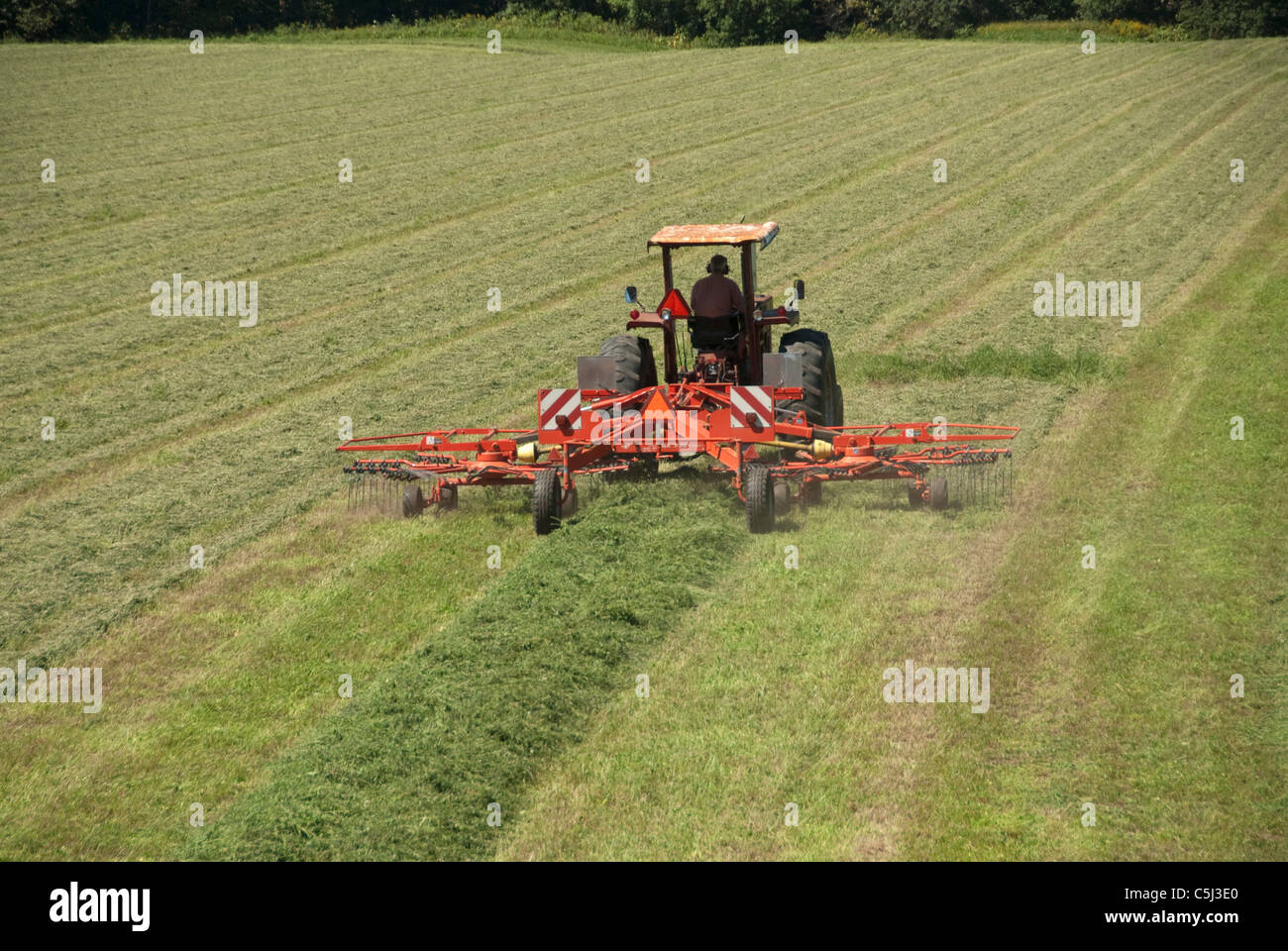 Farmer haying hi-res stock photography and images - Alamy