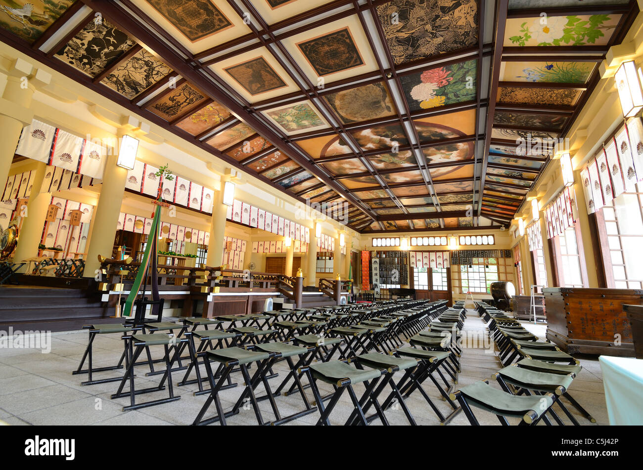 Japanese temple interior hi-res stock photography and images - Alamy