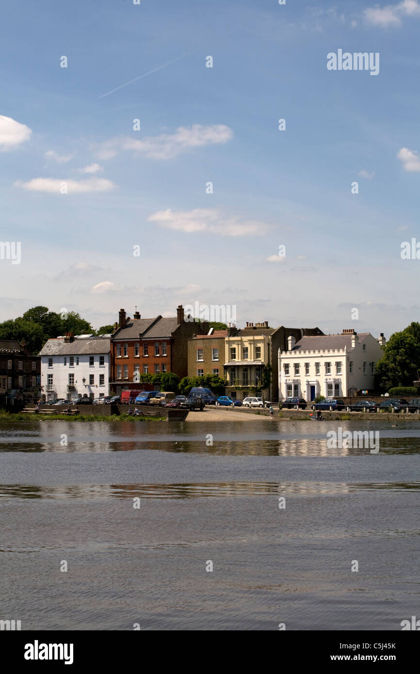 river thames isleworth london england Stock Photo - Alamy