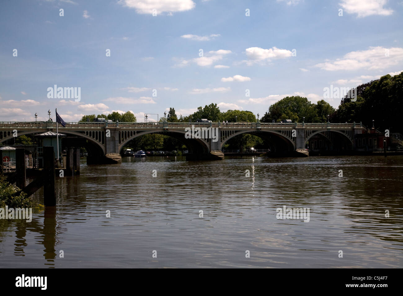 richmond lock river thames richmond london england Stock Photo - Alamy