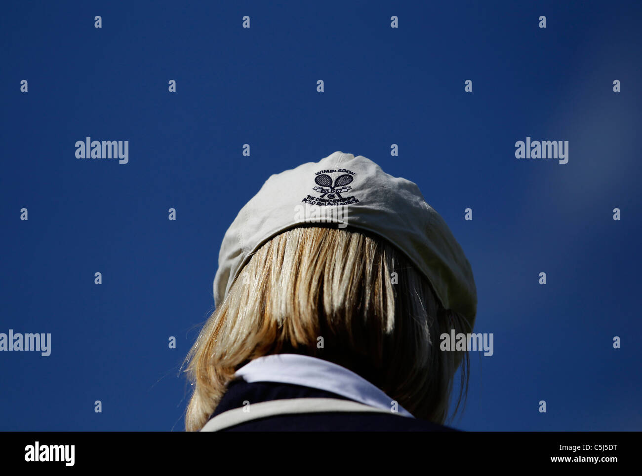 Wimbledon umpire chair hi-res stock photography and images - Alamy
