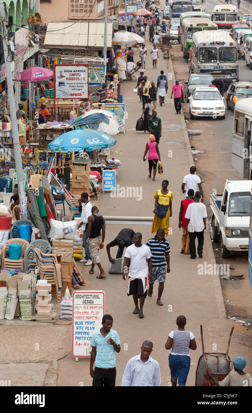 Busy market street with stalls, Kaneshie Market, Accra, Ghana Stock ...