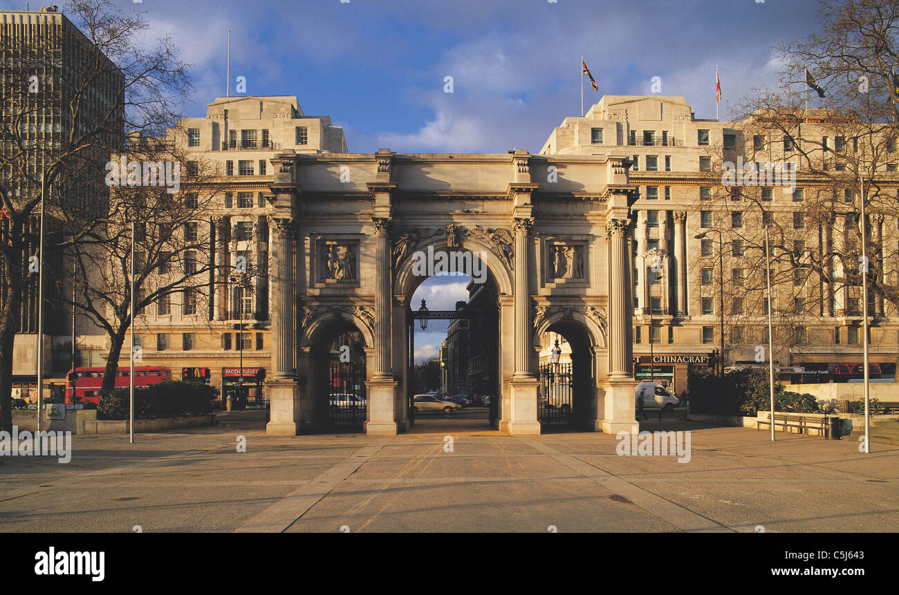 Marble Arch, originally built of Carrara marble as the main entrance to ...
