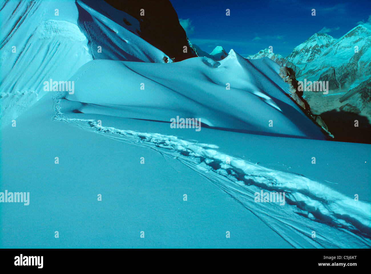 Footprints in a line hi-res stock photography and images - Alamy