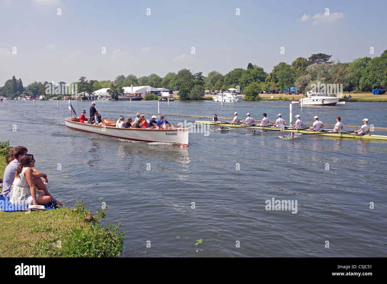 Henley racing hi-res stock photography and images - Alamy