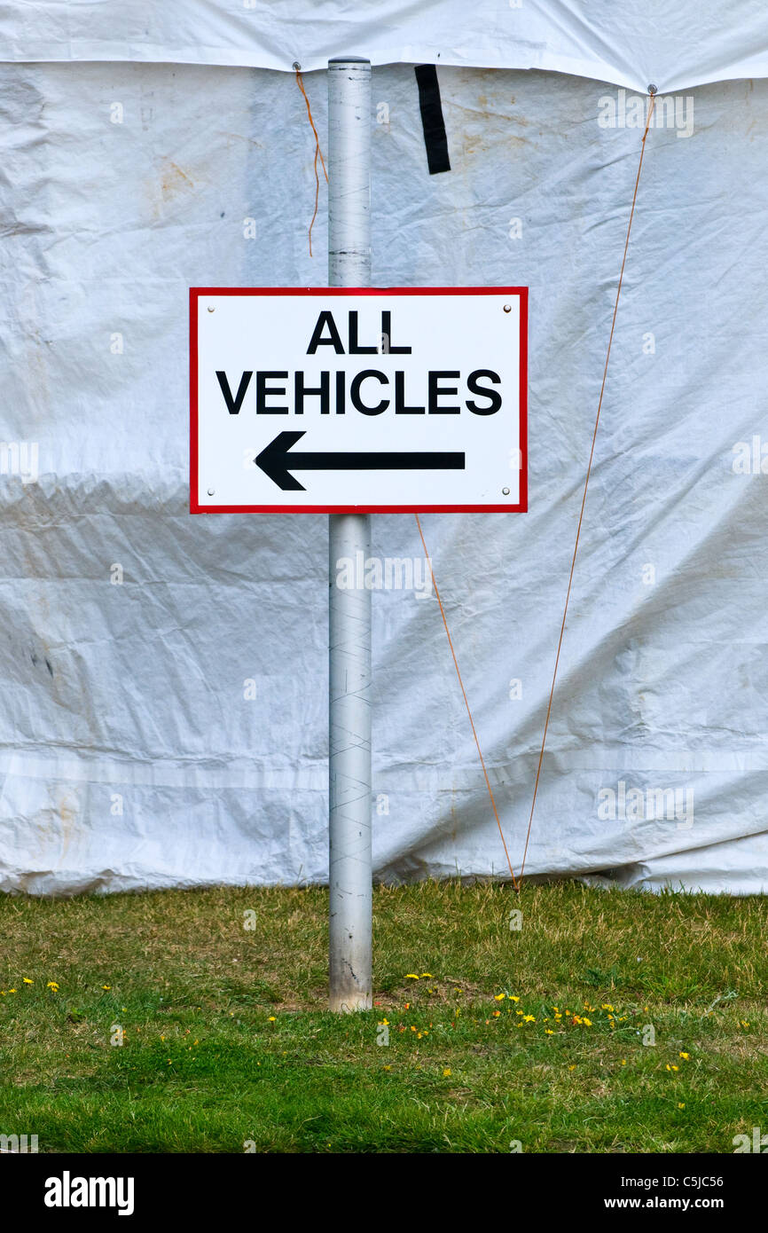 All vehicles sign with arrow Stock Photo - Alamy